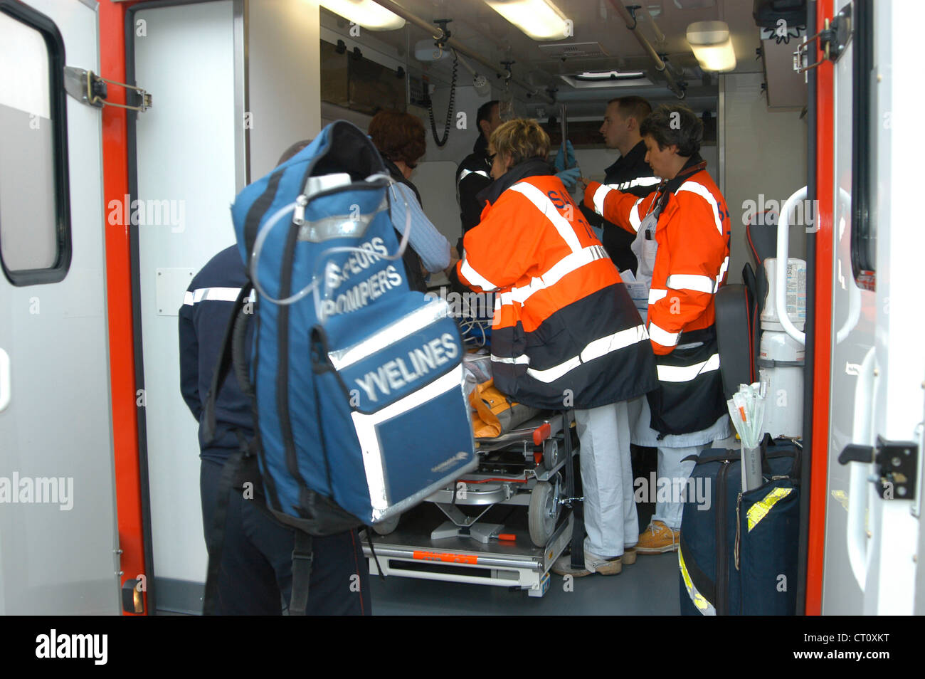 Firemen medical professionals hi-res stock photography and images - Alamy