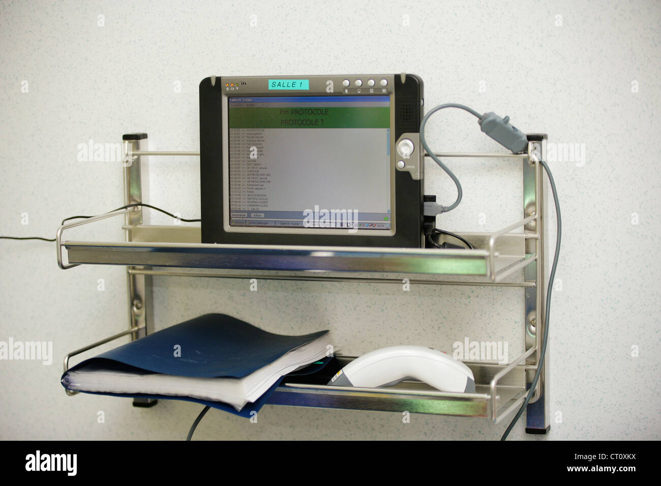 Operating surveying equipment hi-res stock photography and images - Alamy