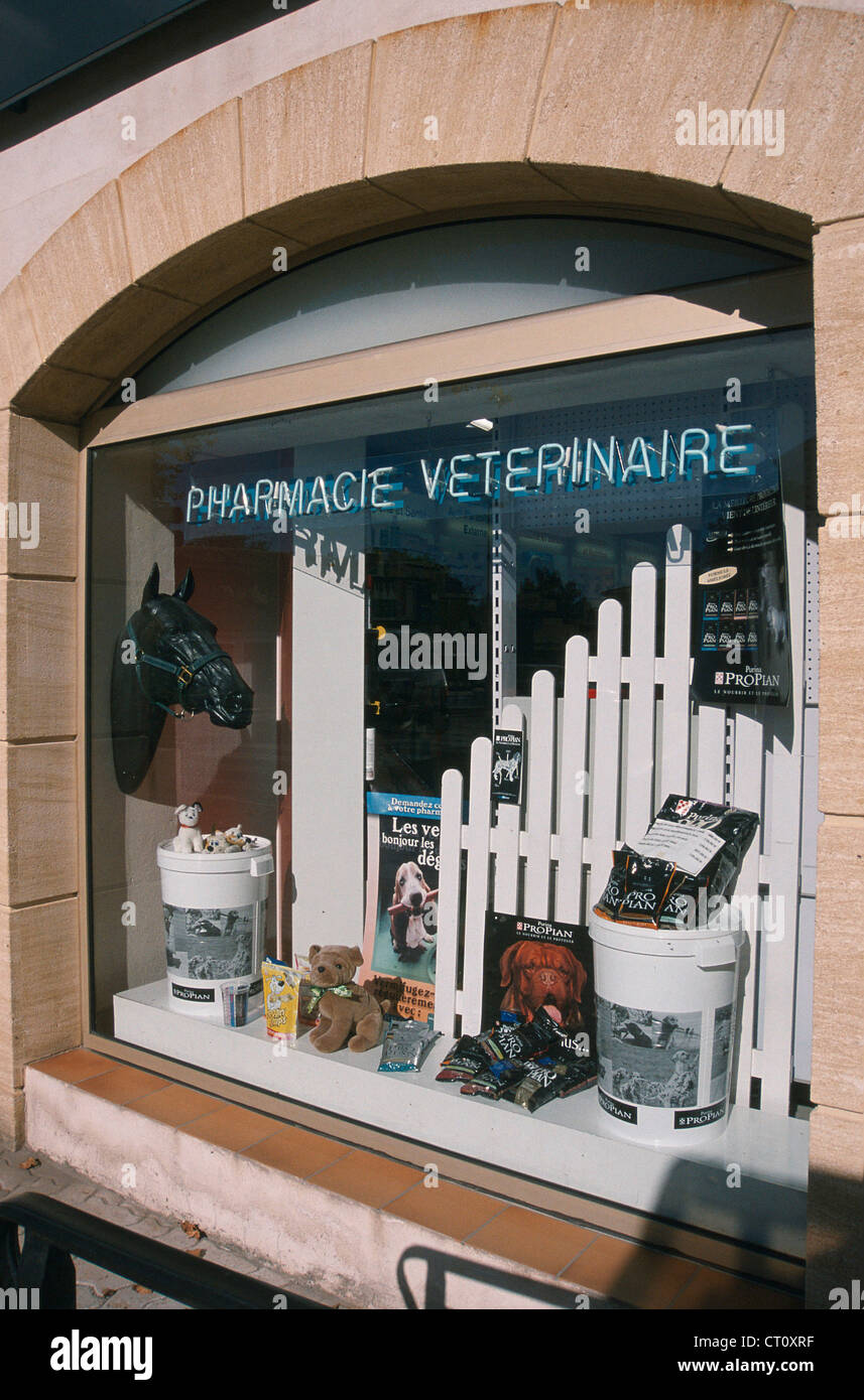 Veterinary chemists hi-res stock photography and images - Alamy