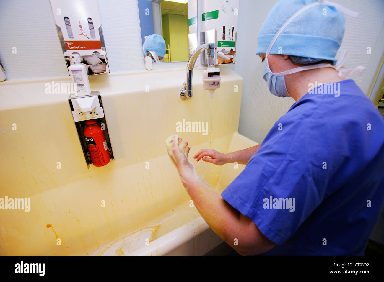 HAND WASHING IN HOSPITAL Stock Photo - Alamy