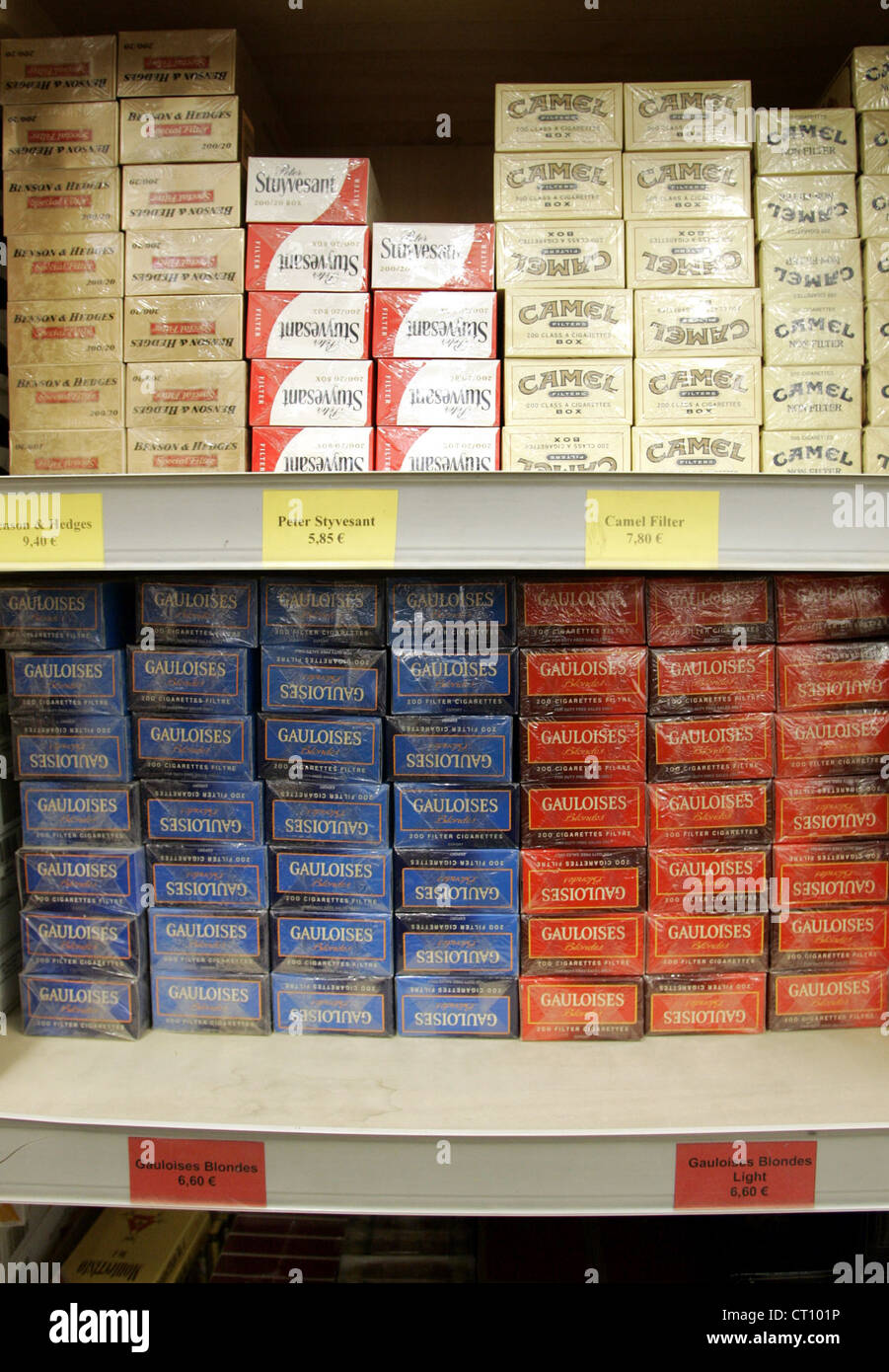 Smoking warehouse hi-res stock photography and images - Alamy