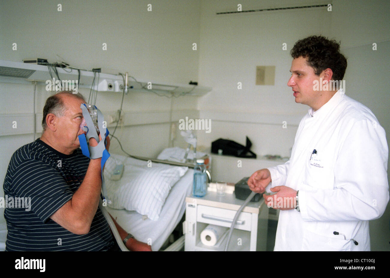 London doctor hi-res stock photography and images - Alamy