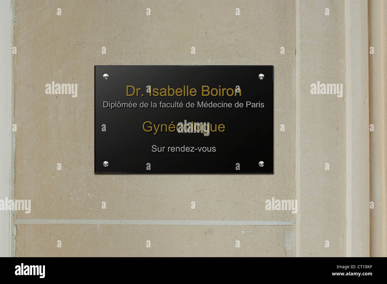 Sign outside doctors surgery hi-res stock photography and images - Alamy
