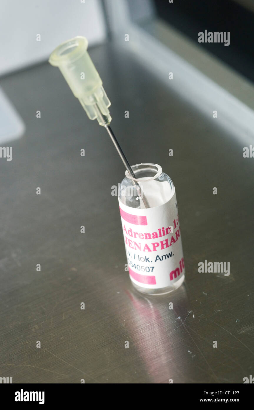Adrenaline injection hi-res stock photography and images - Alamy
