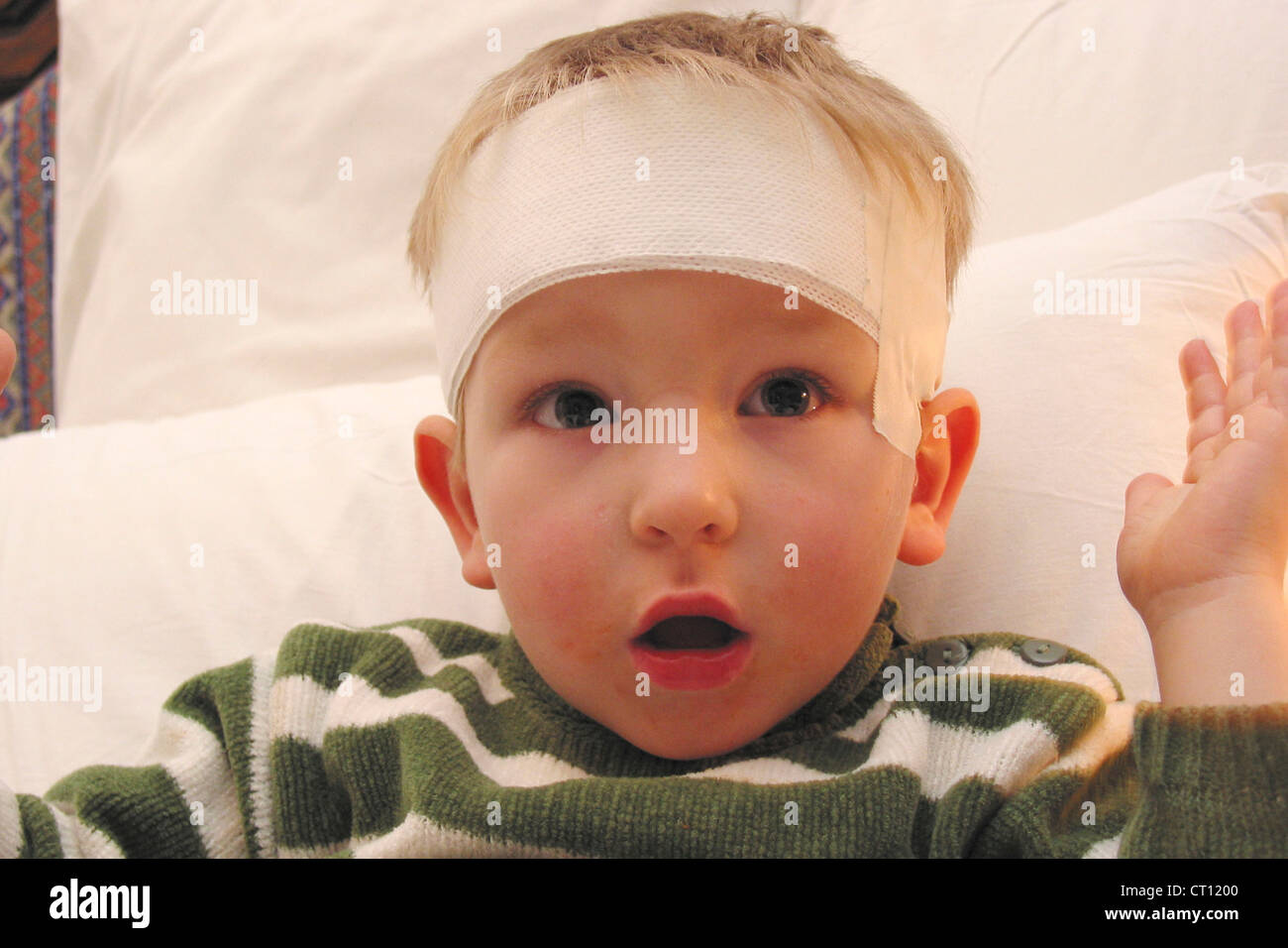 Bandages heads hi-res stock photography and images - Alamy