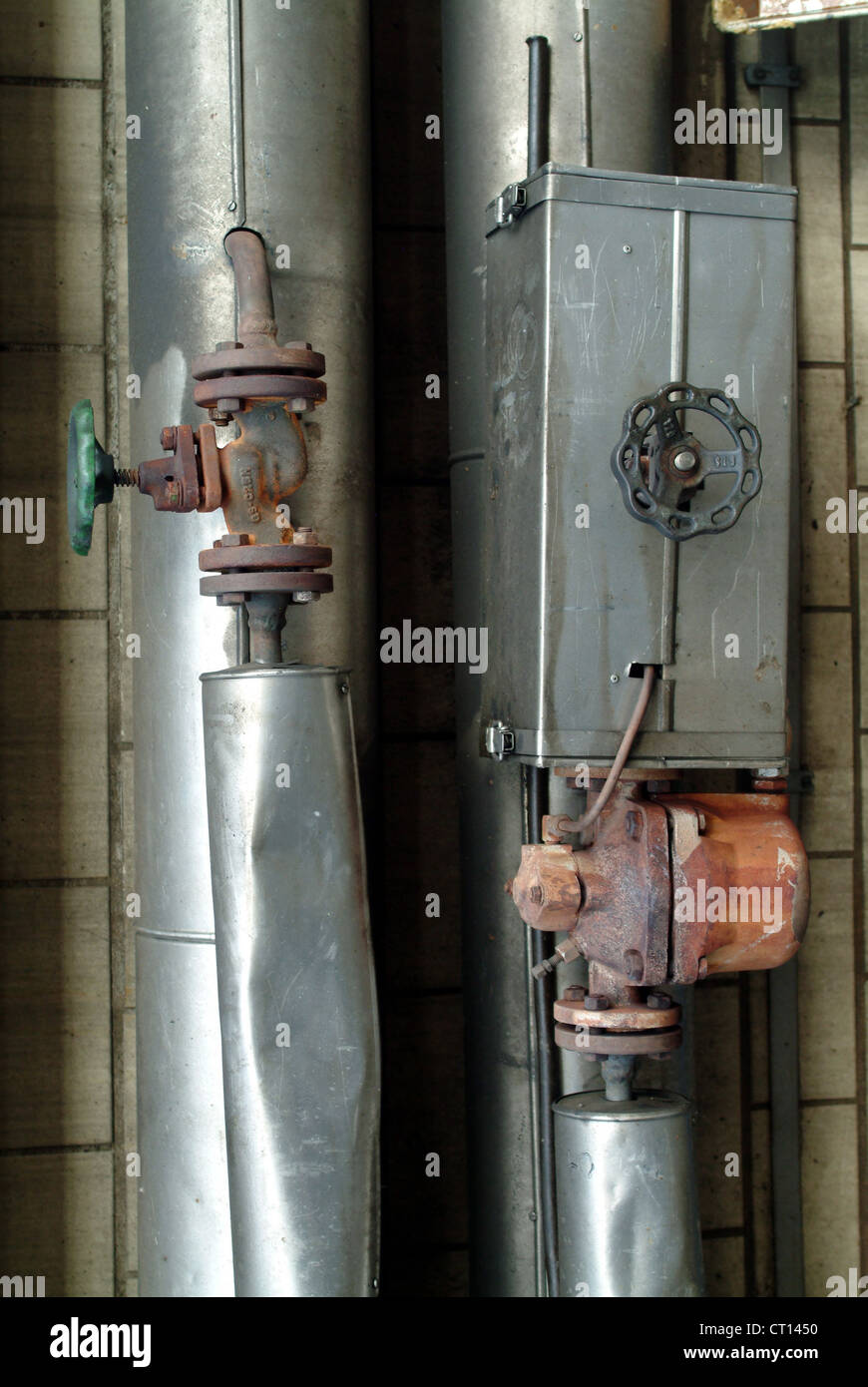 Hamburg, lubricant blending plant of Shell Oil Germany GmbH Stock Photo ...