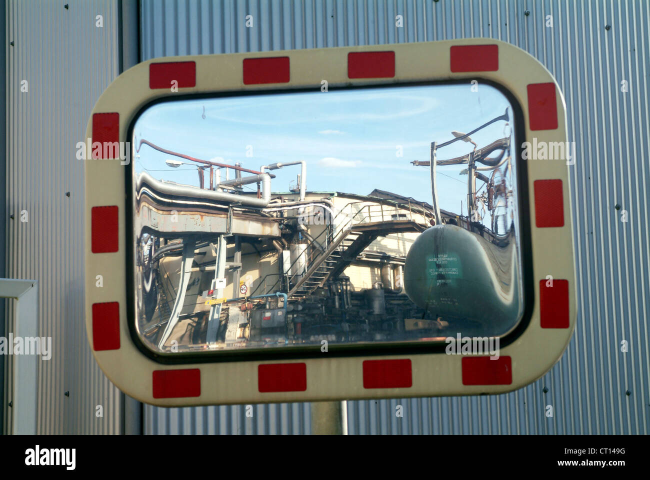 Hamburg, lubricant blending plant of Shell Oil Germany GmbH Stock Photo ...