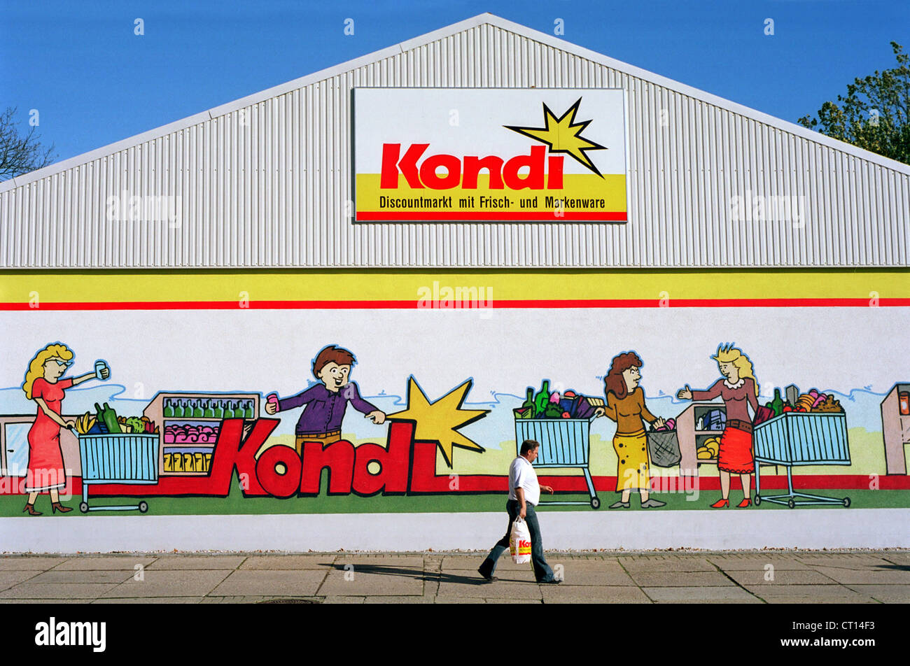 Painted wall of Kondi Discount in Leipzig Stock Photo - Alamy