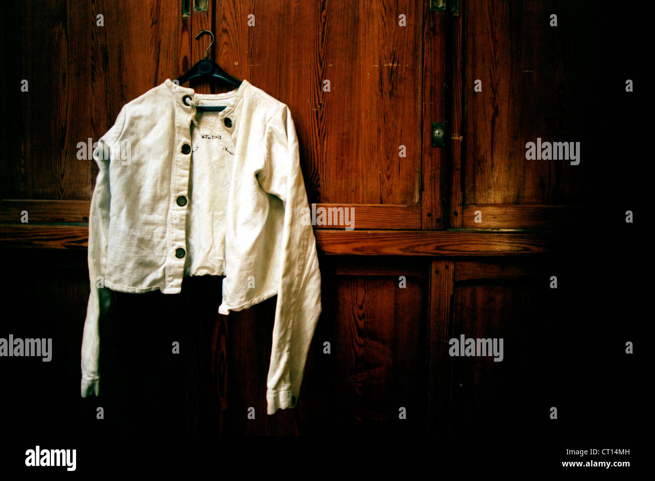 Straitjacket psychiatric hospital hi-res stock photography and images ...