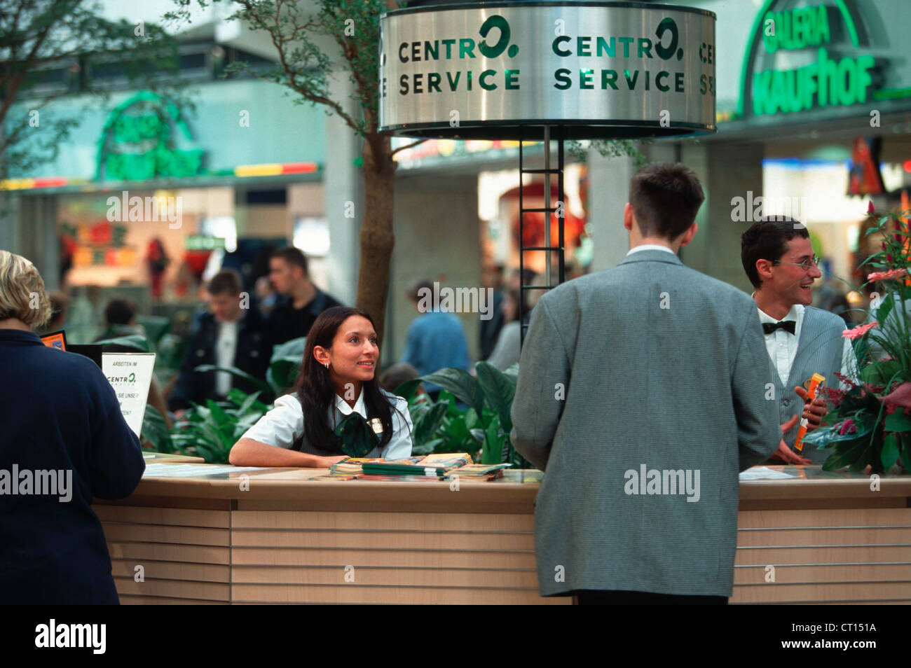 Information desk mall hi-res stock photography and images - Alamy
