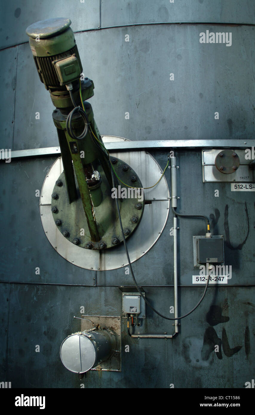 Hamburg, lubricant blending plant of Shell Oil Germany GmbH Stock Photo ...