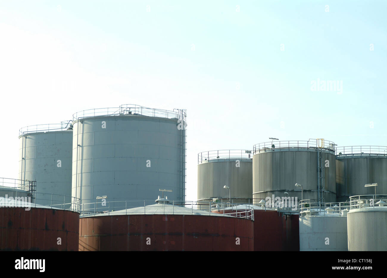 Hamburg, lubricant blending plant of Shell Oil Germany GmbH Stock Photo ...