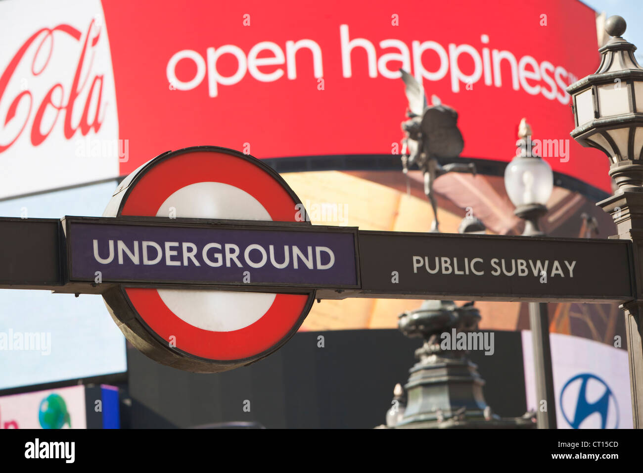 Display piccadilly circus central hi-res stock photography and images ...