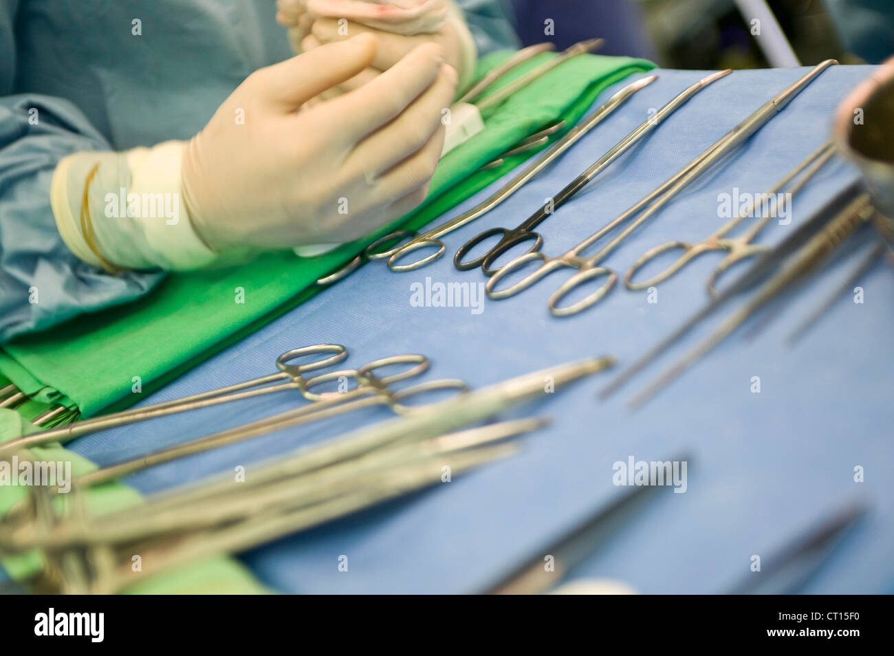 Sterile surgical instruments hi-res stock photography and images - Alamy
