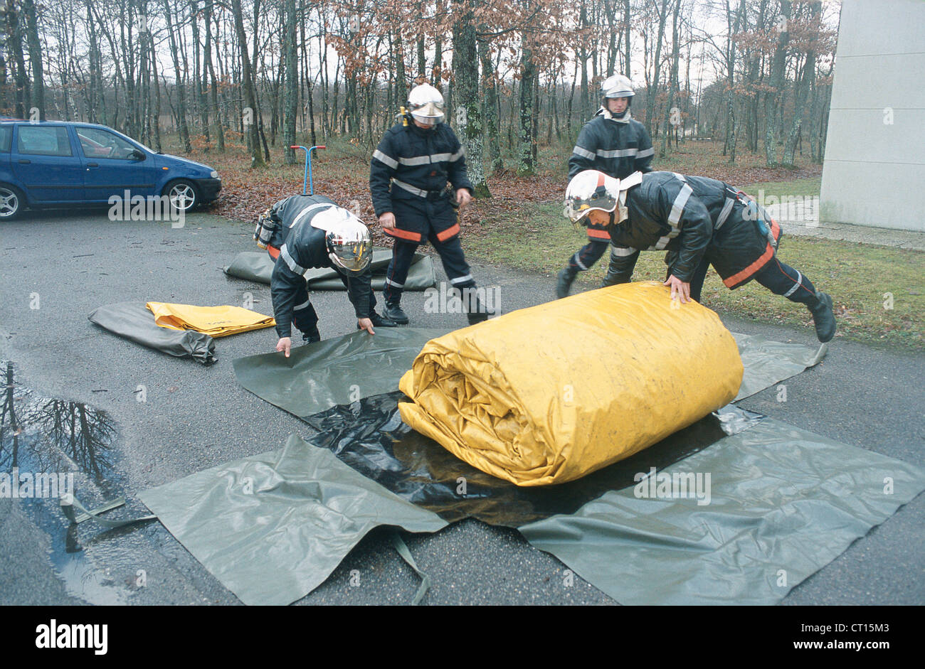 First aid stations hi-res stock photography and images - Alamy