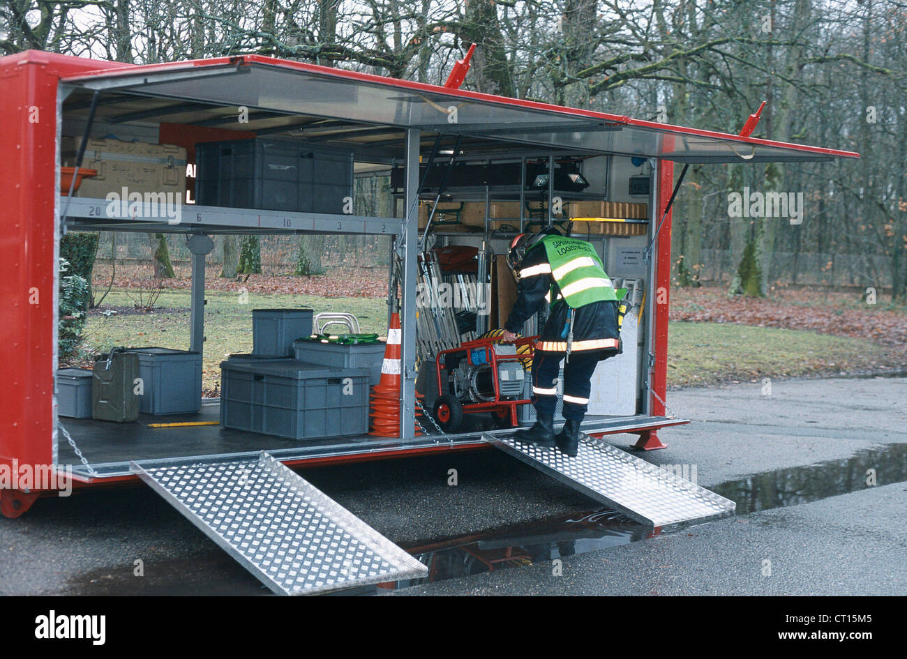 Advanced first aid station hi-res stock photography and images - Alamy