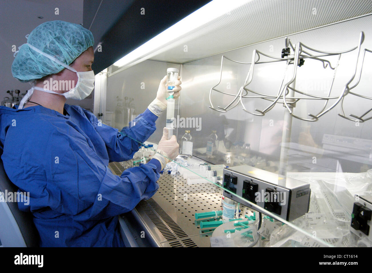 Chemotherapy agent hi-res stock photography and images - Alamy