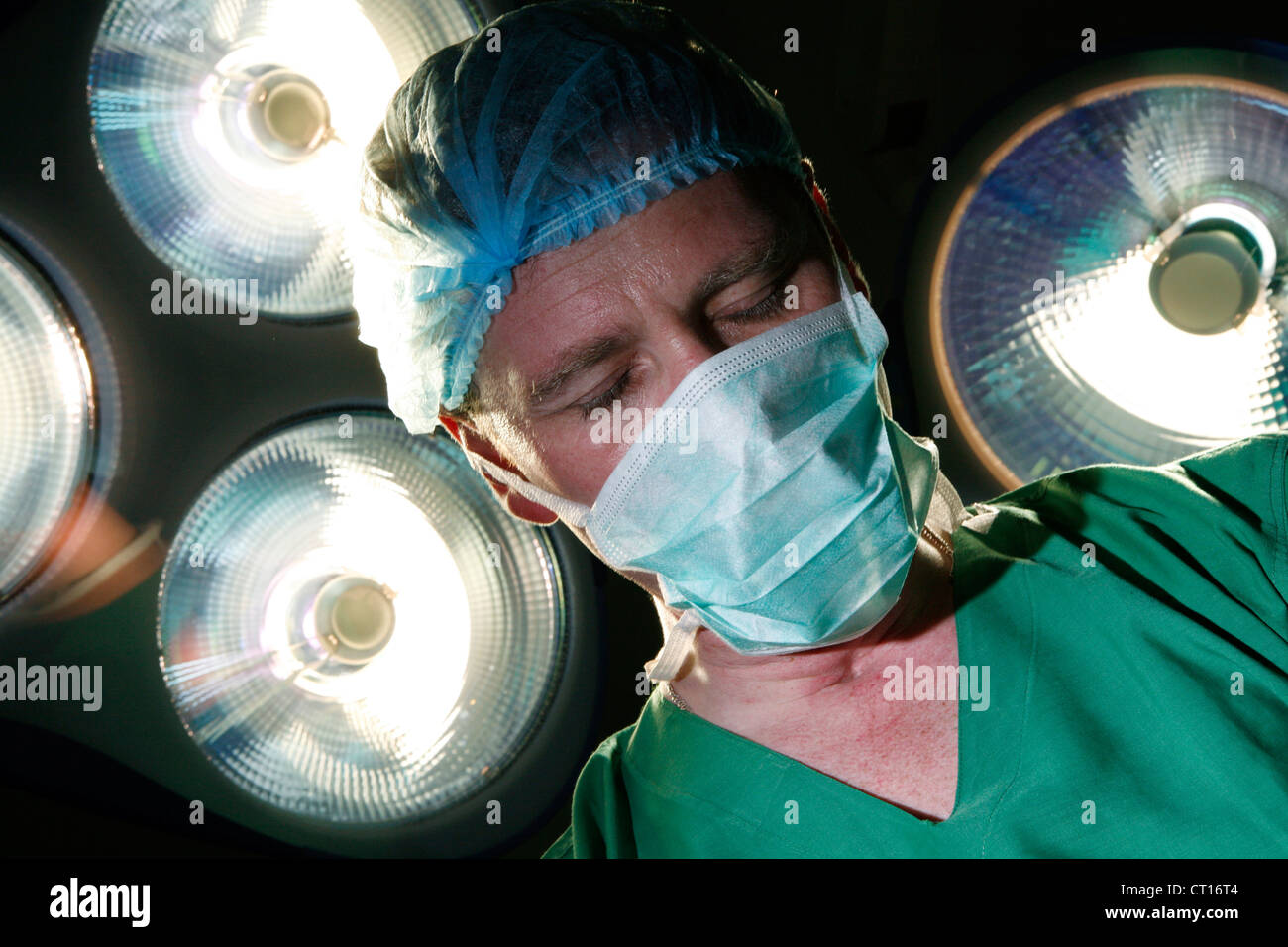 Surgical light hi-res stock photography and images - Alamy