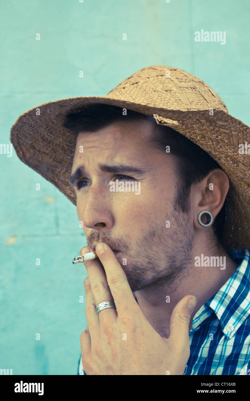 Cigaret hi-res stock photography and images - Alamy