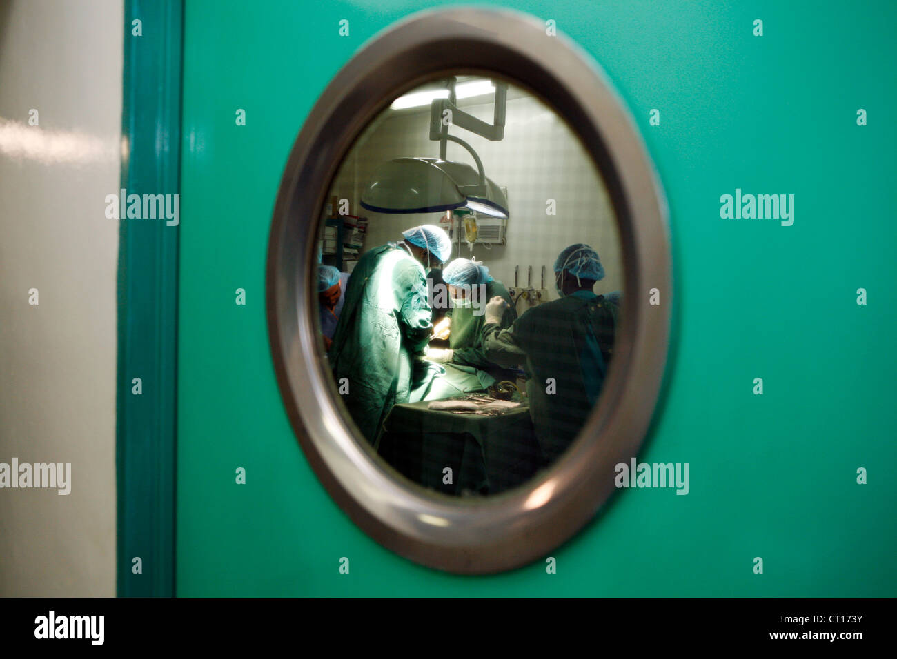 Operating room door hi-res stock photography and images - Alamy