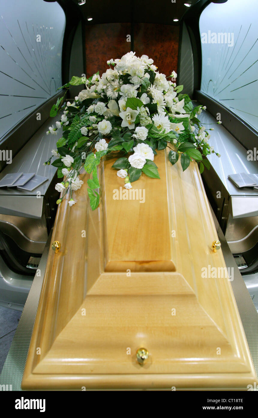 Funeral hearse flowers hi-res stock photography and images - Alamy
