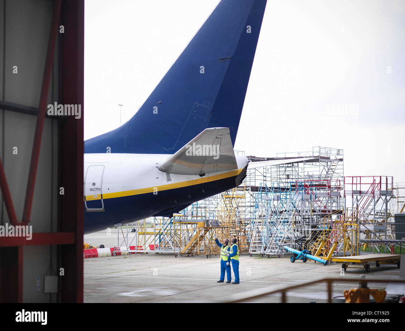 Aircraft underside hi-res stock photography and images - Alamy