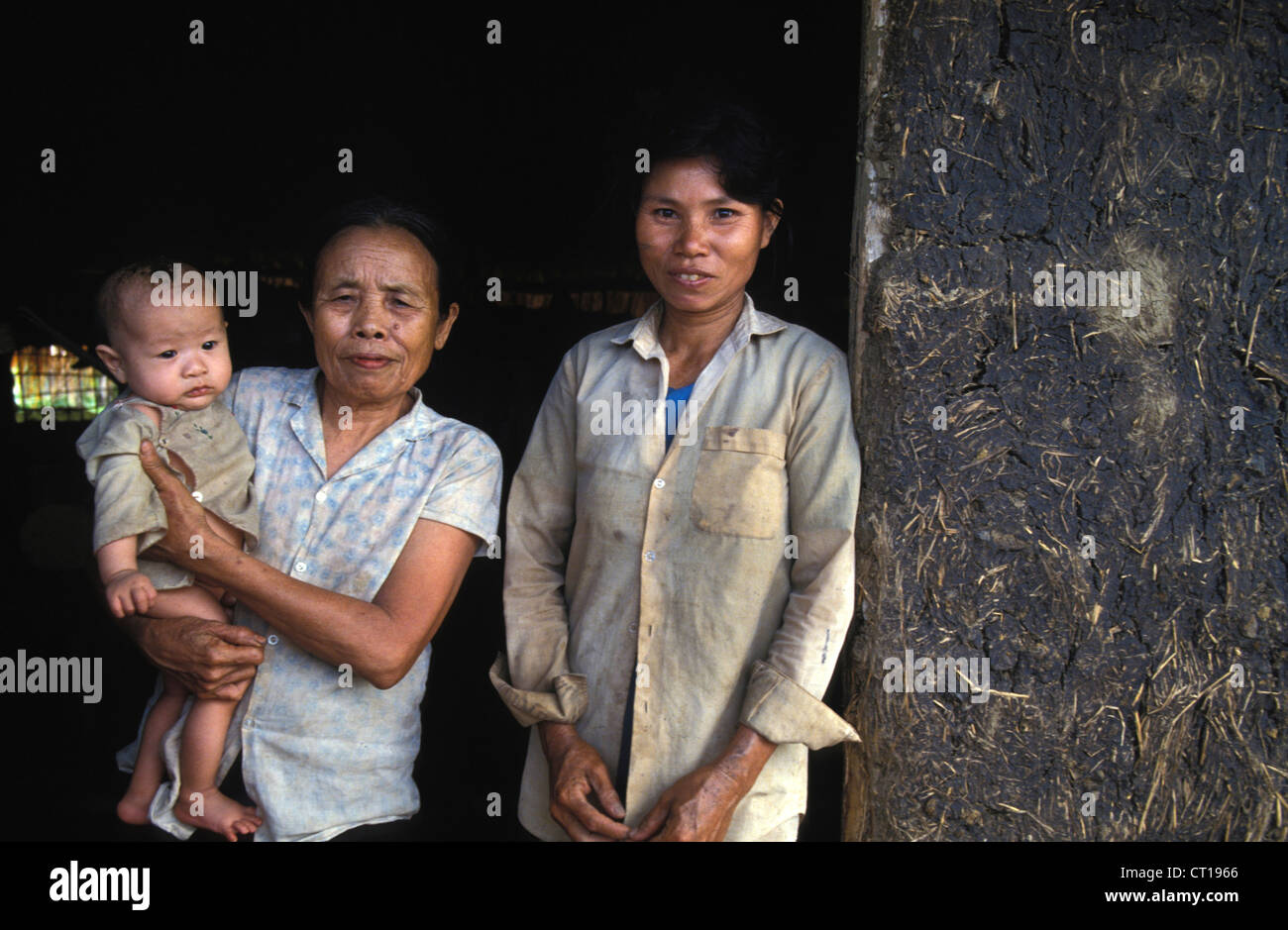 Poor asian parents hi-res stock photography and images - Alamy