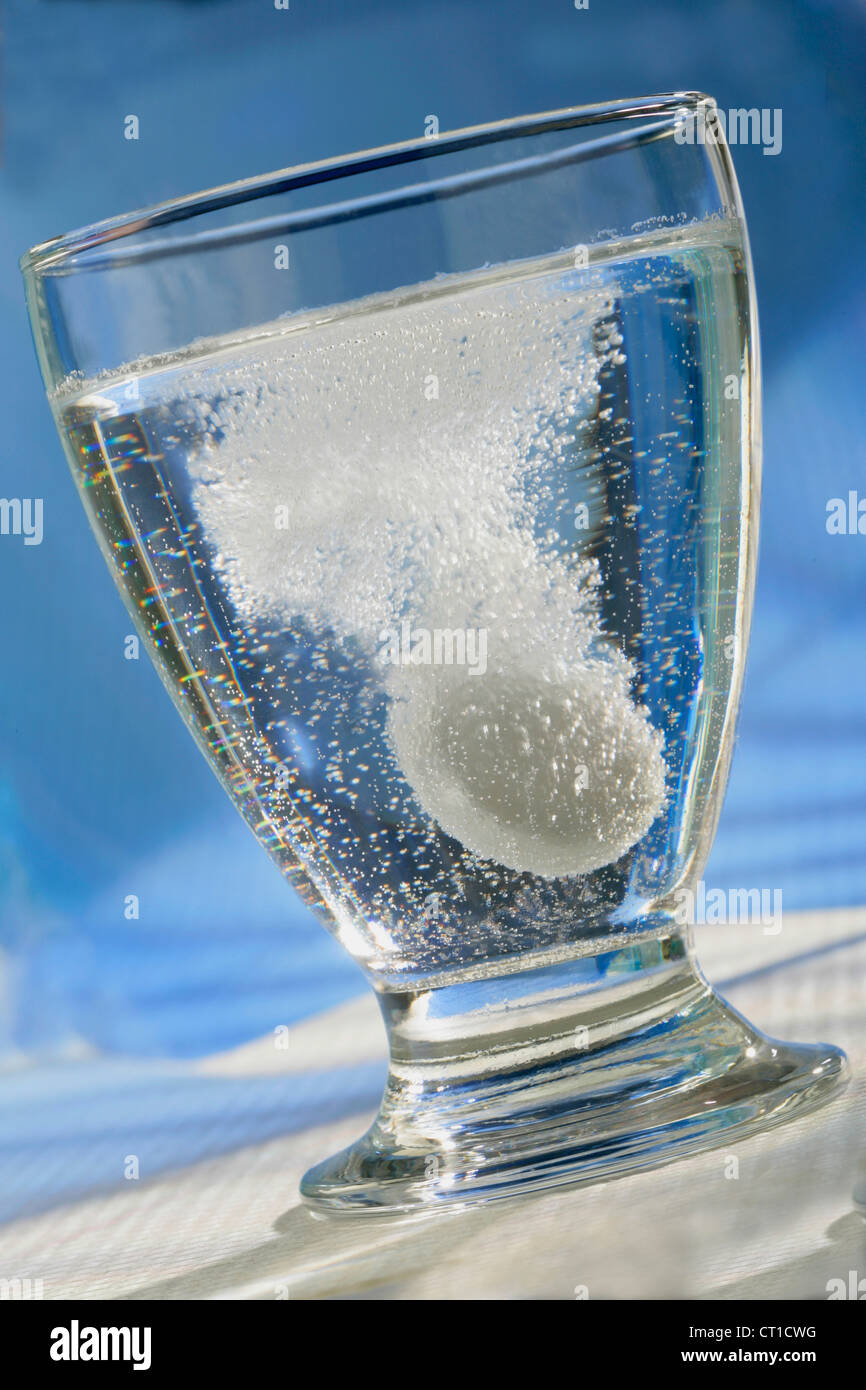 AN EFFERVESCENT TABLET Stock Photo - Alamy