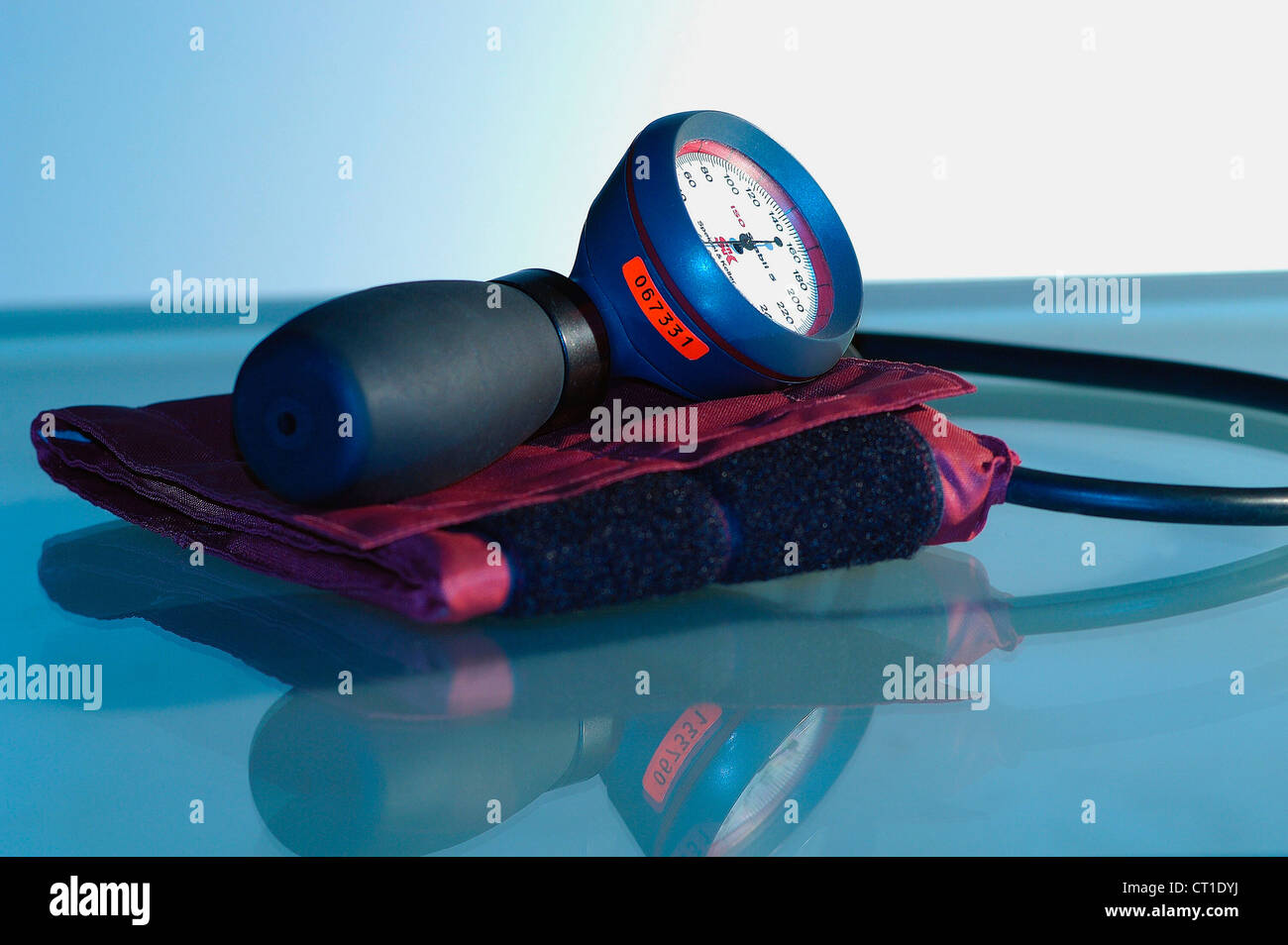 Pressure measuring apparatus hi-res stock photography and images - Alamy