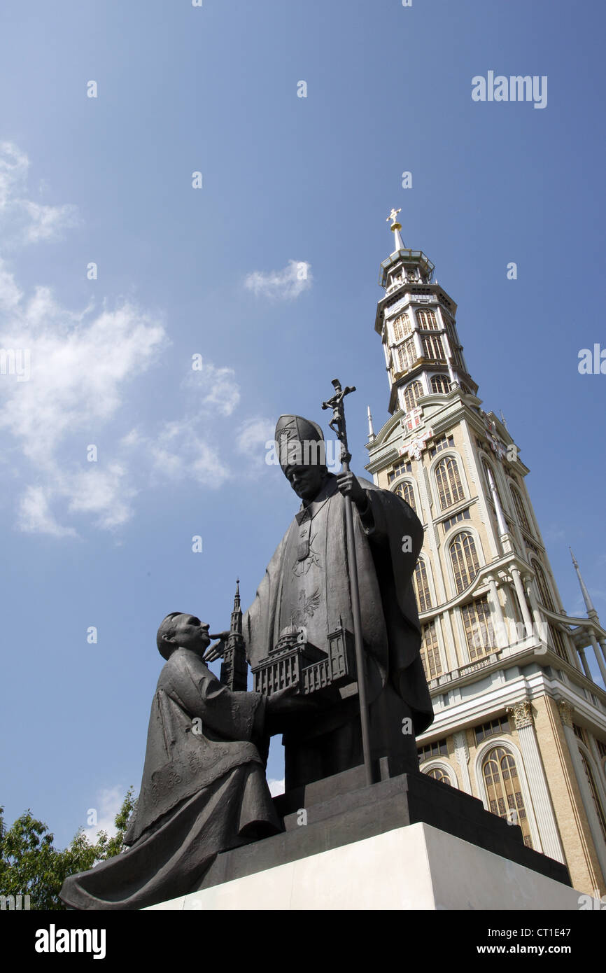 STATUE OF POPE JOHN PAUL 2ND & BASILICA TOWER SANCTARIUM LICHEN STARY ...