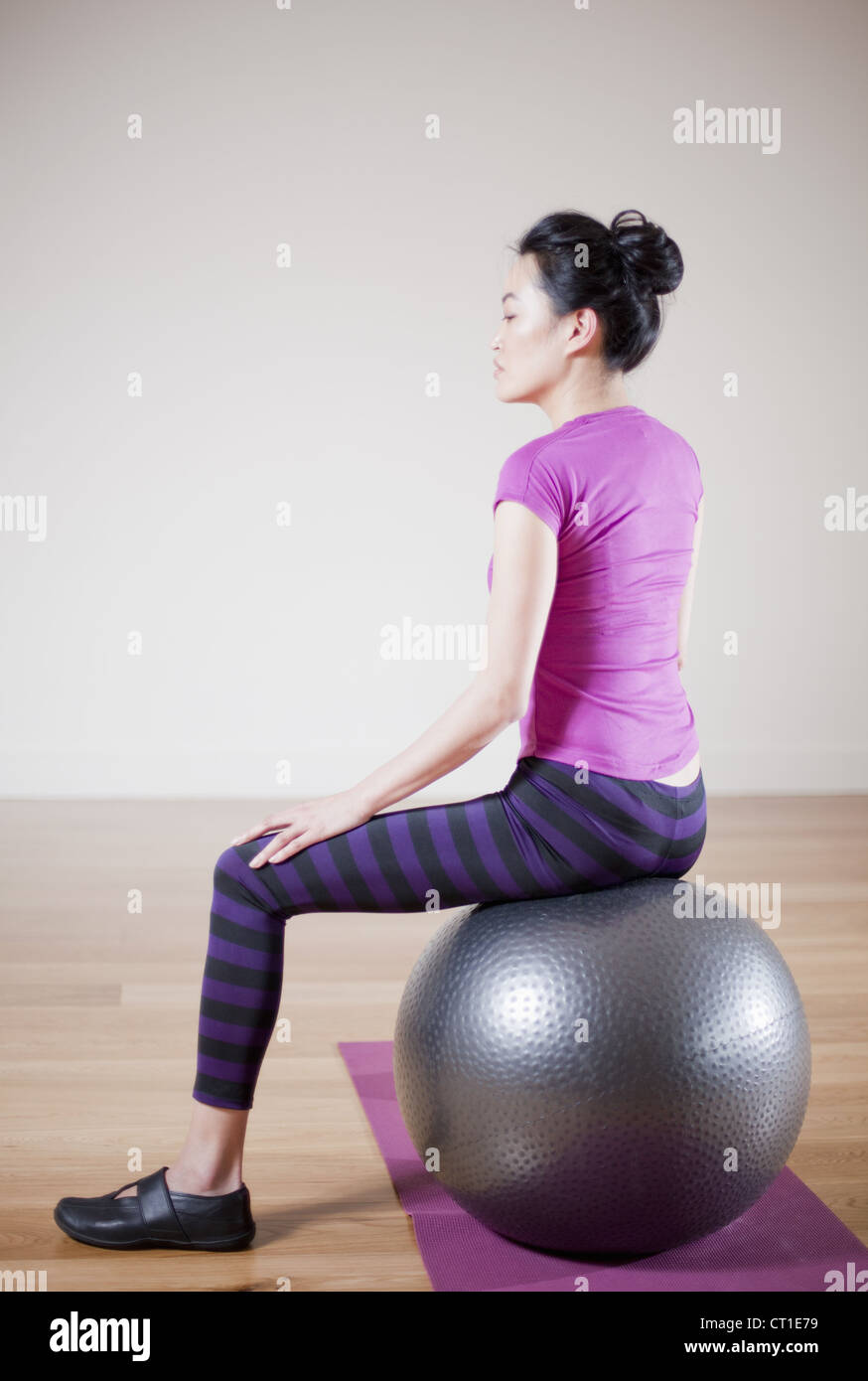 Studio color ball hi-res stock photography and images - Alamy