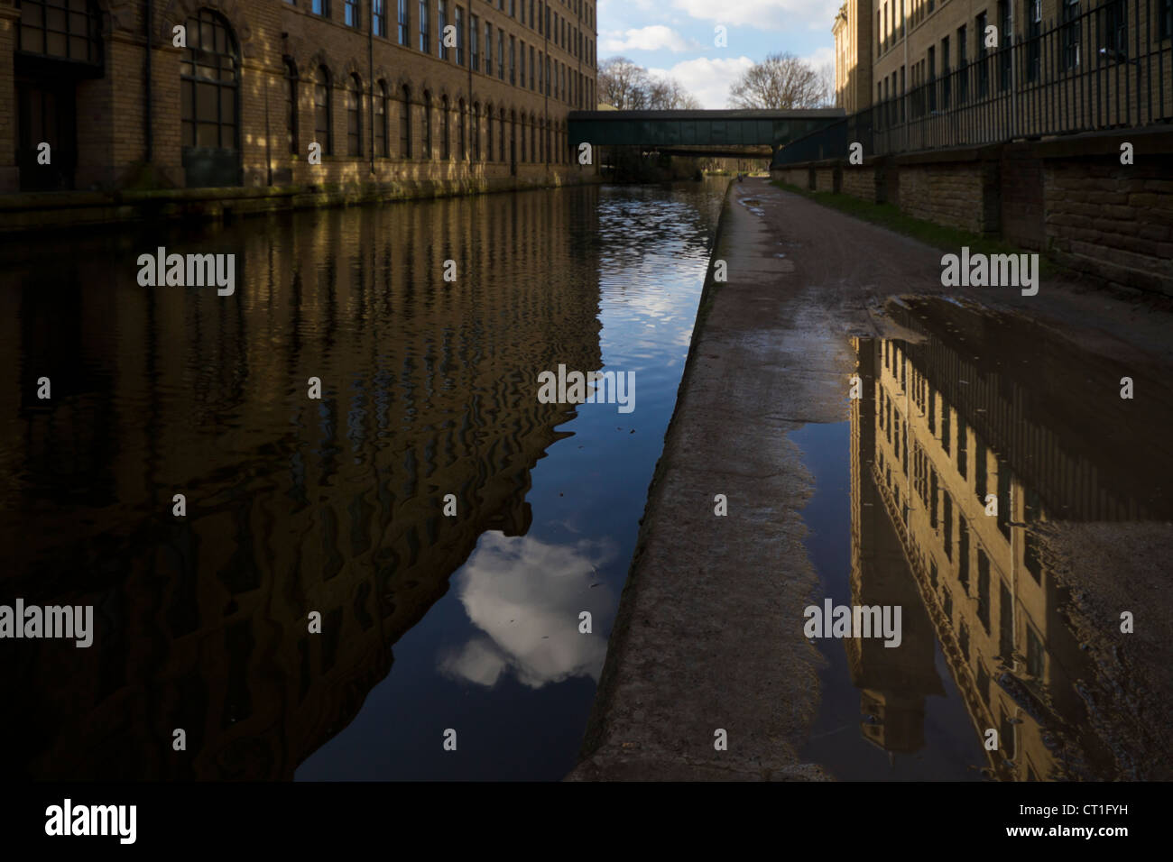 New Mill on The Leeds Liverpool Canal at Saltaire Stock Photo - Alamy