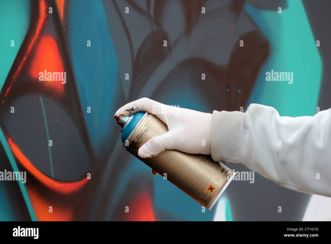 France tagger in action hi-res stock photography and images - Alamy