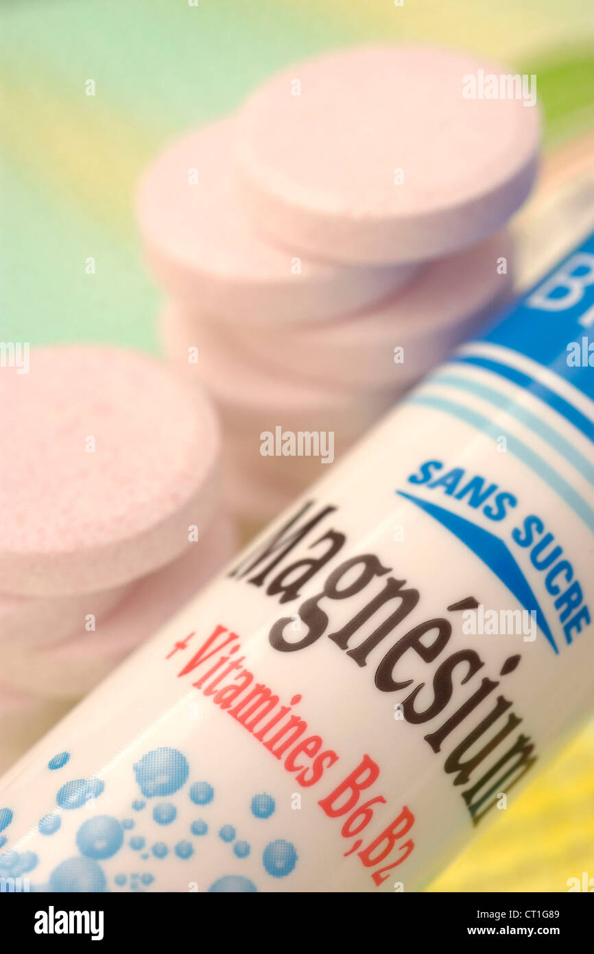 Magnesium effervescent tablets hi-res stock photography and images - Alamy