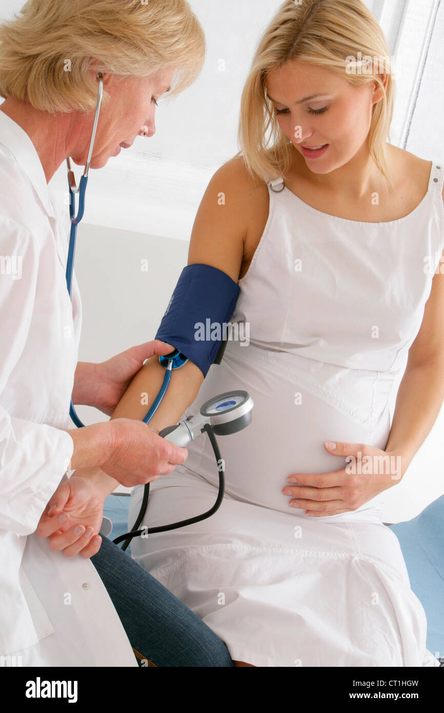 BLOOD PRESSURE, PREGNANT WOMAN Stock Photo - Alamy