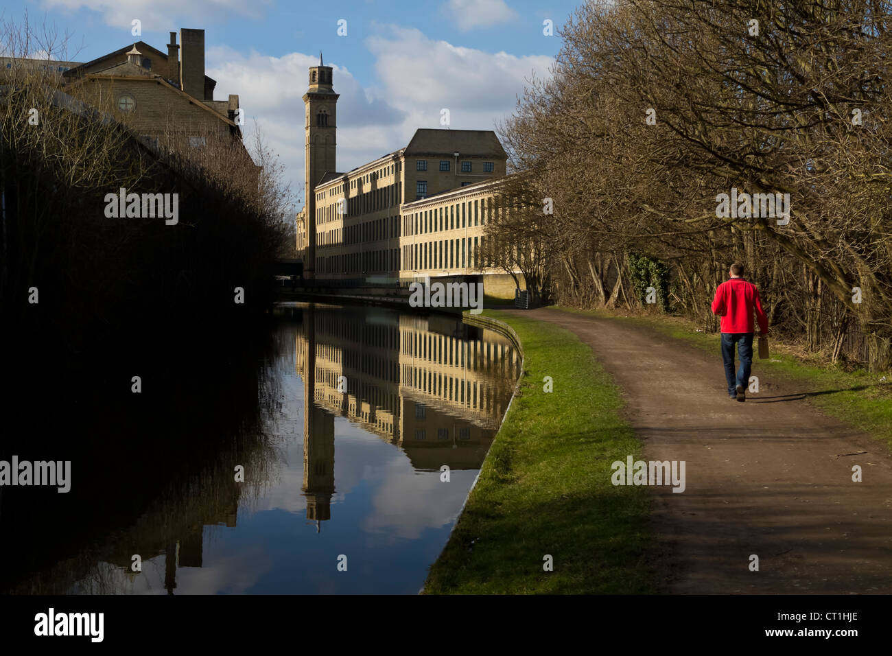New Mill on The Leeds Liverpool Canal at Saltaire Stock Photo - Alamy