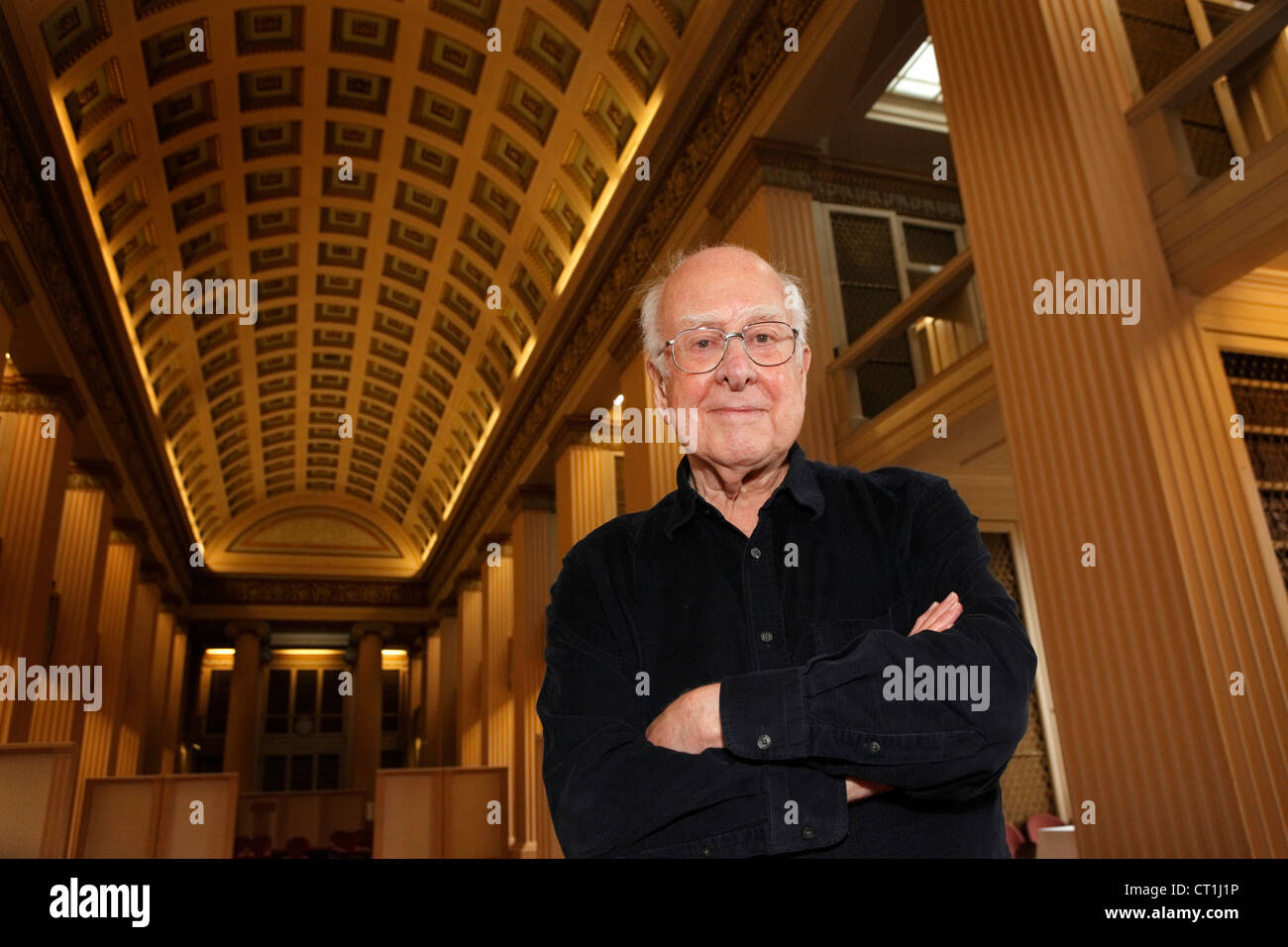 Professor Peter Higgs at Edinburgh University press conference Stock ...