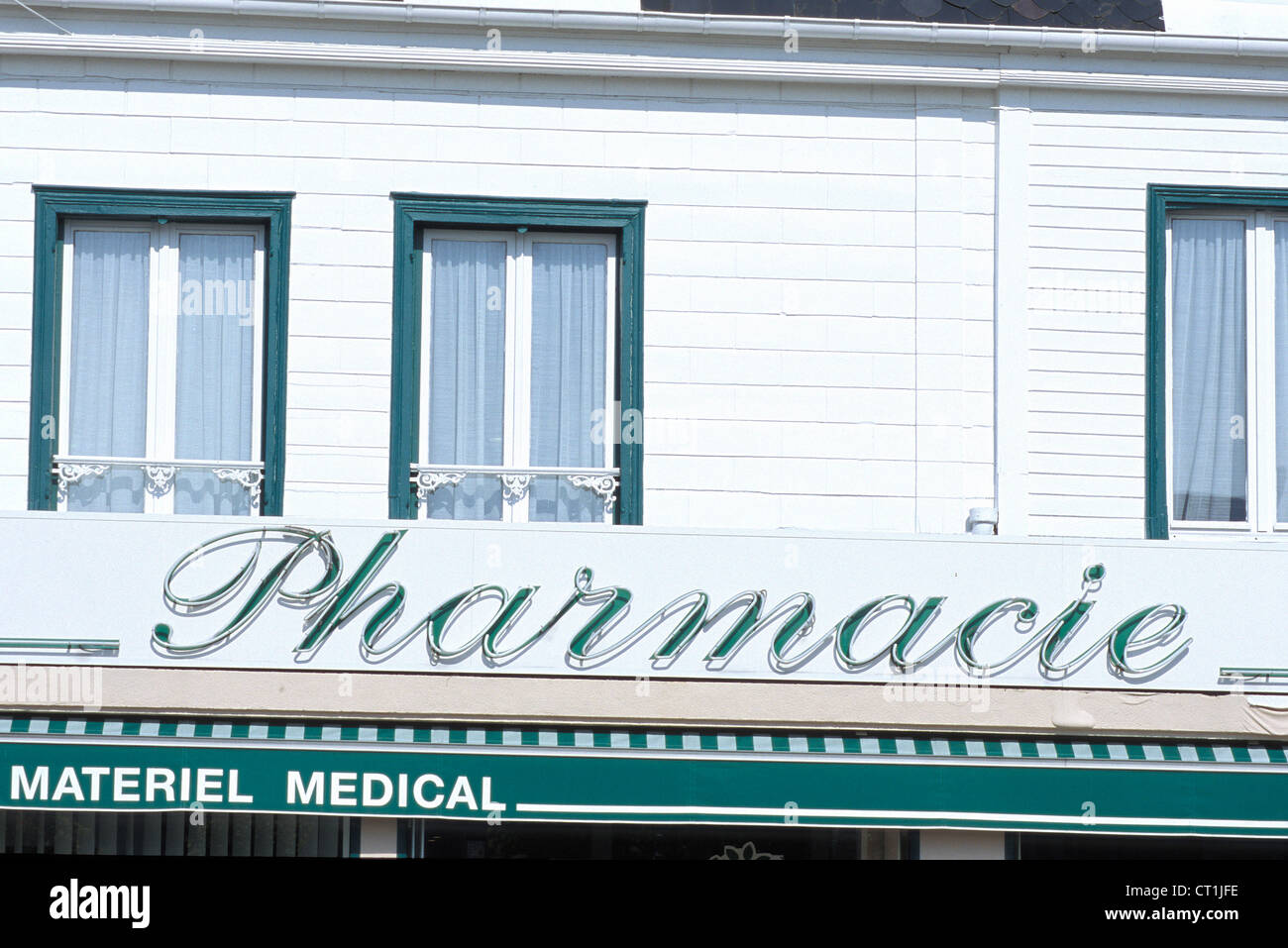 OUTSIDE OF A CHEMIST'S SHOP Stock Photo - Alamy