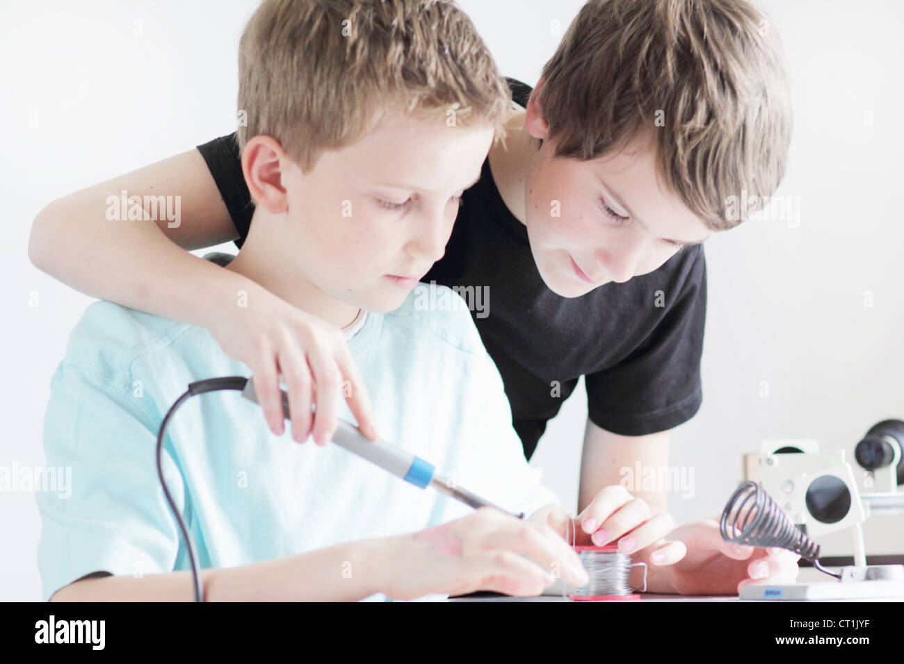 Students working in technology lab Stock Photo - Alamy