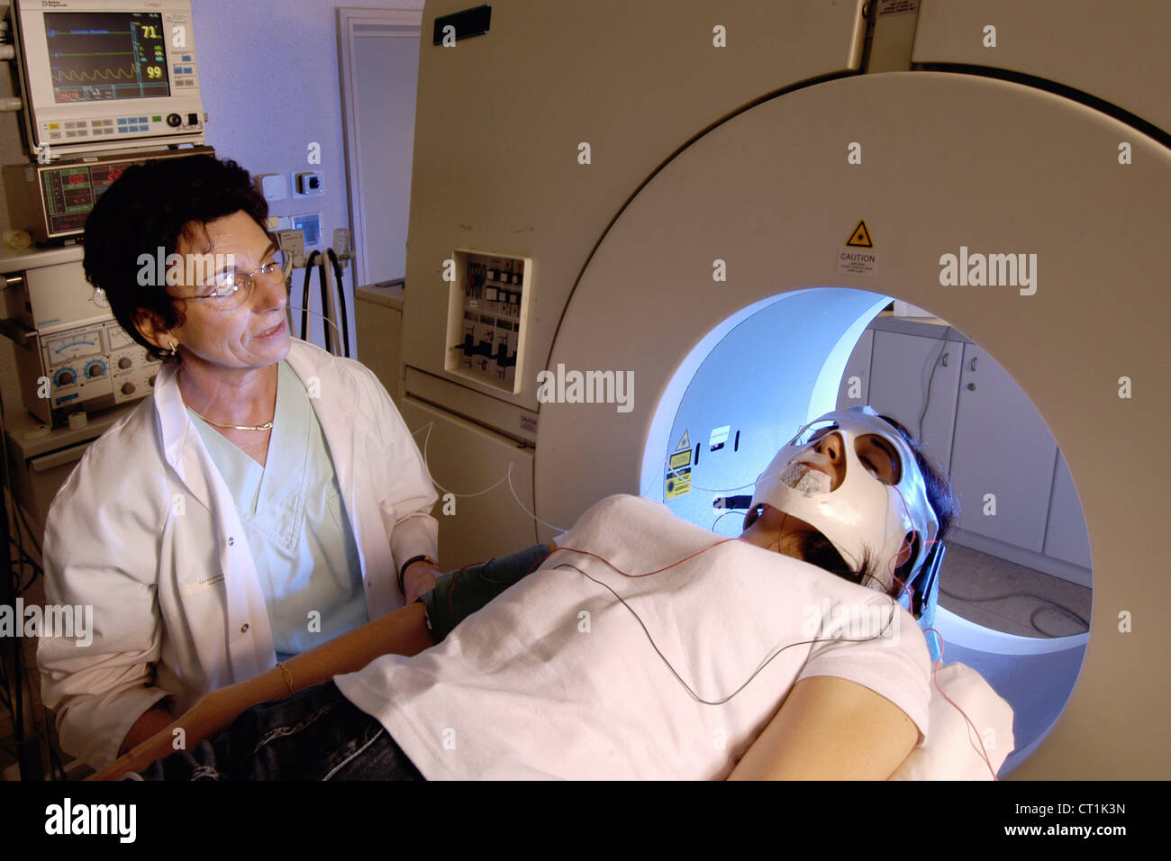 Patient undergoing brain surgery hi-res stock photography and images ...
