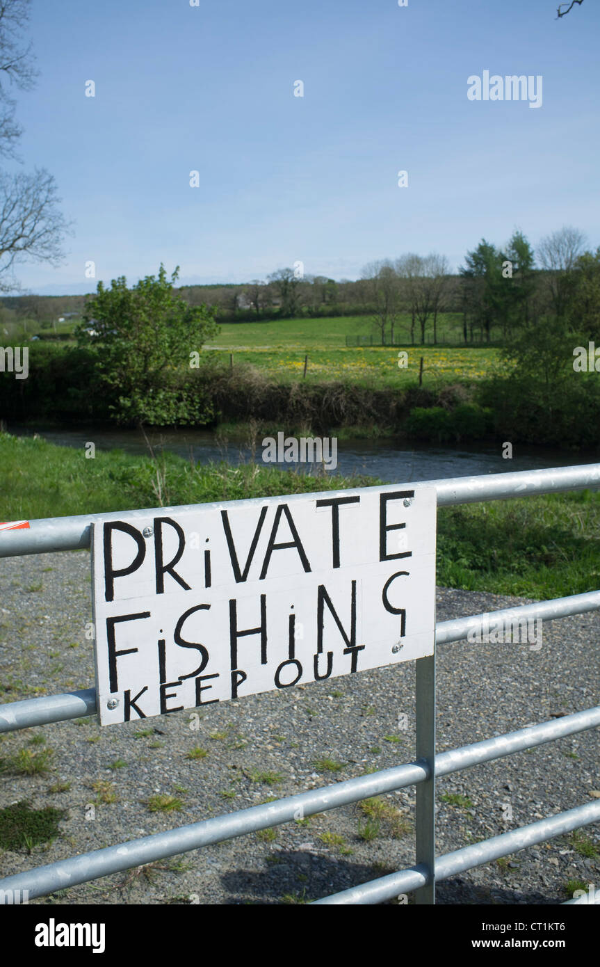 Handwritten private sign hi-res stock photography and images - Alamy