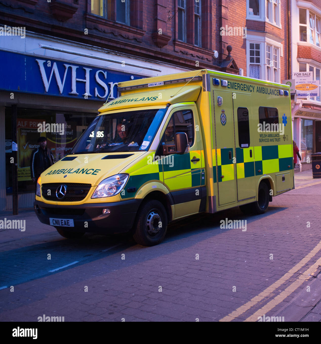 Welsh ambulance service nhs trust hi-res stock photography and images ...