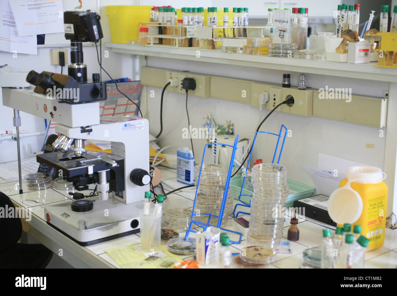 Apparatus laboratory paris hi-res stock photography and images - Alamy