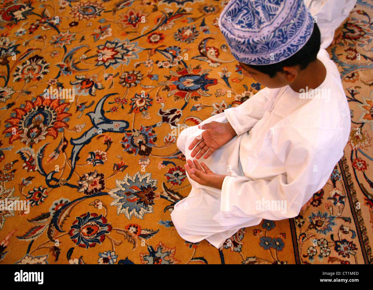 Muslims pray oman hi-res stock photography and images - Alamy