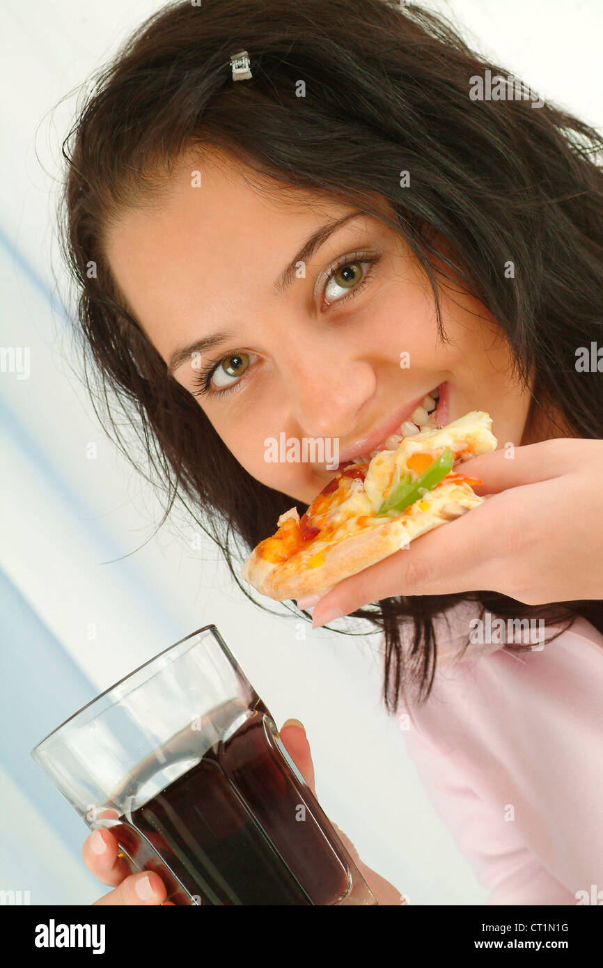 12 girl eating sandwich hi-res stock photography and images - Alamy