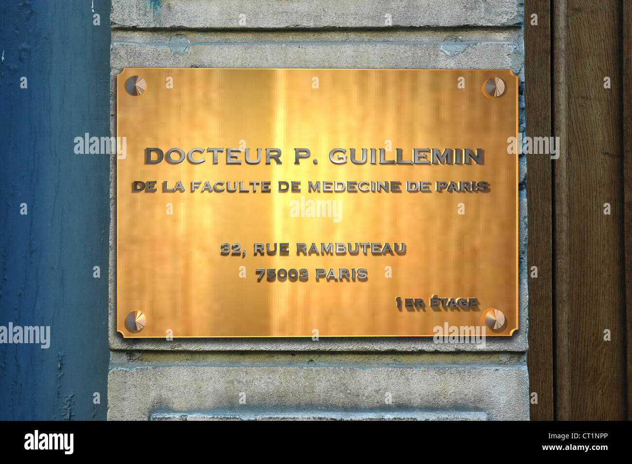 Sign outside doctors surgery hi-res stock photography and images - Alamy