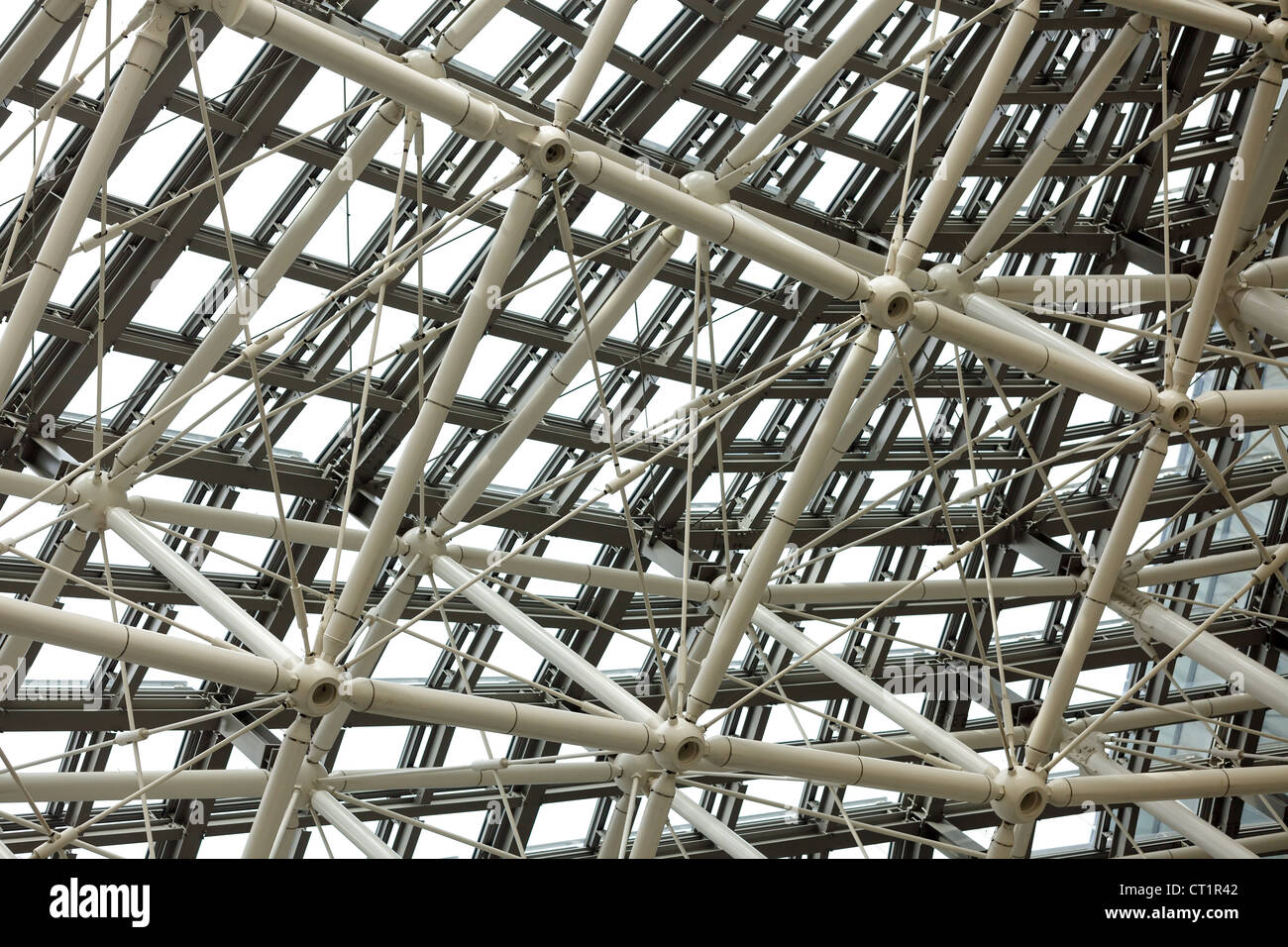 Metallic architecture hi-res stock photography and images - Alamy