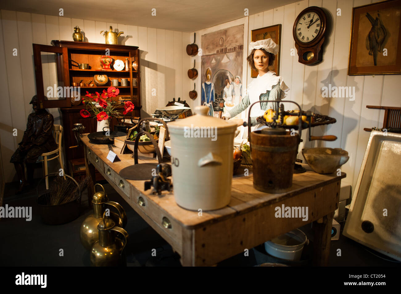 Tudor period kitchen hi-res stock photography and images - Alamy