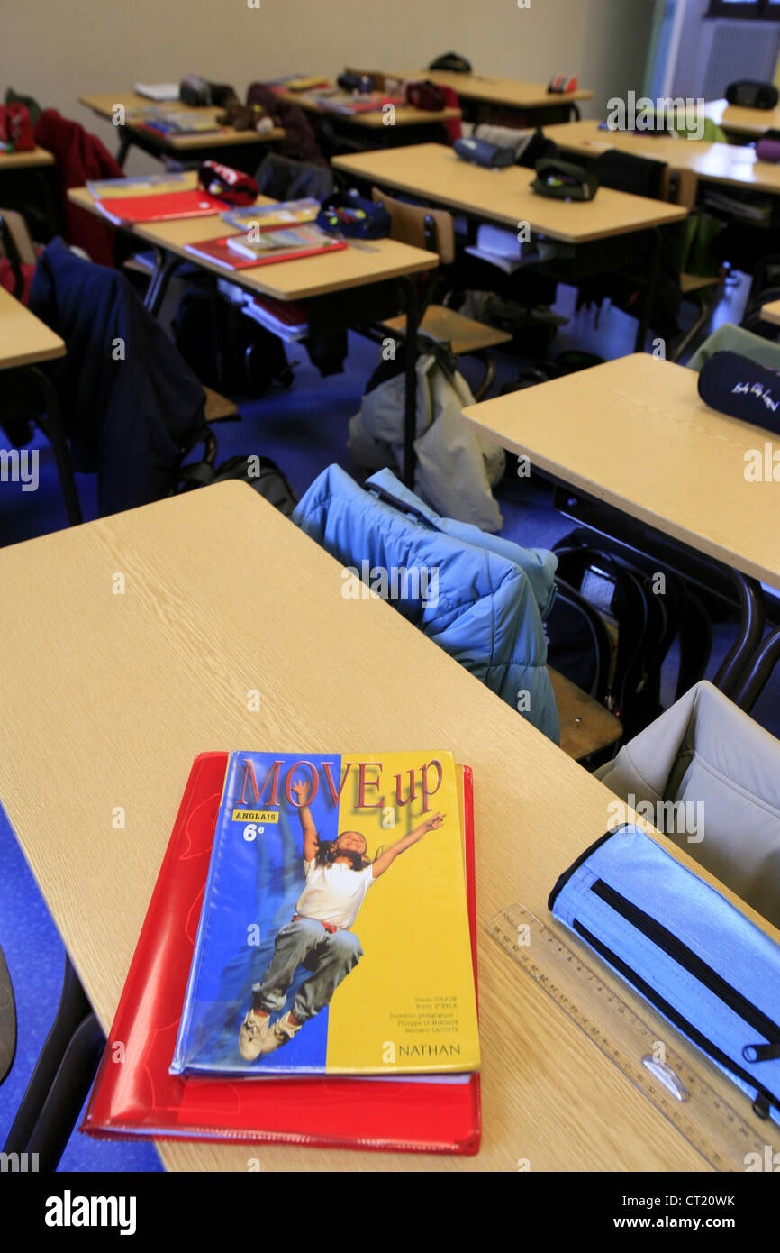 Interior secondary school class hi-res stock photography and images - Alamy