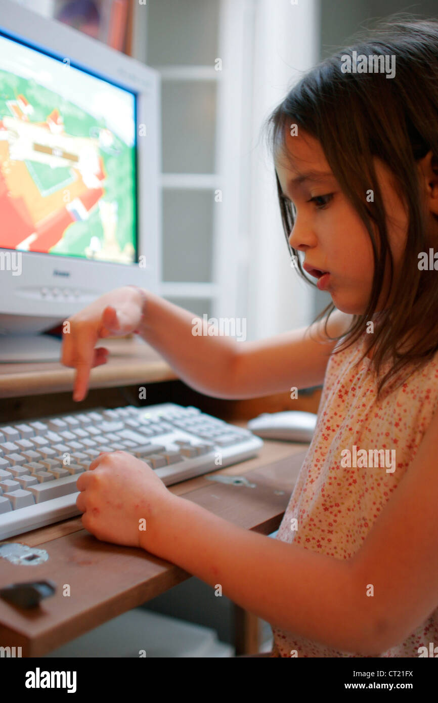 Year 4 and 5 children and science hi-res stock photography and images ...